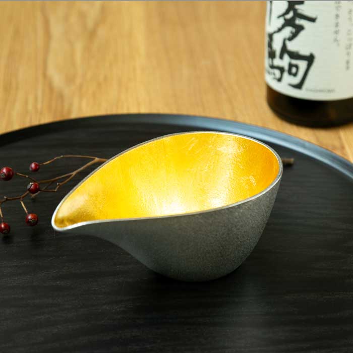 Nousaku Sake Pitcher (Gold) – Dekoboko Pte Ltd.